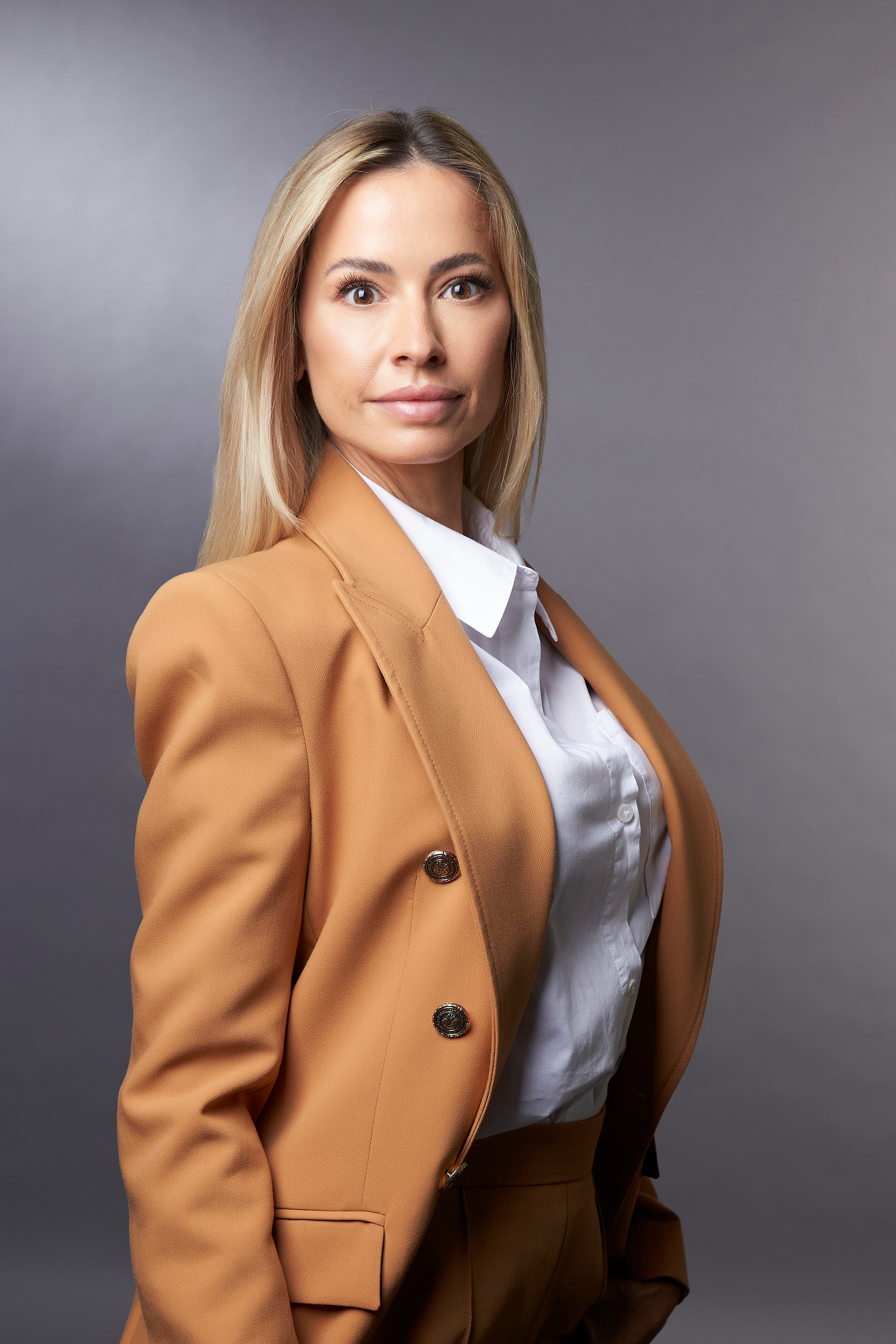 Patricia Adibi Nia - Unternehmen - Handelsblatt