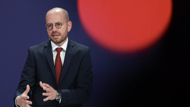 Siemens Energy: Warum Christian Bruch an der Spitze des Krisenkonzerns ...