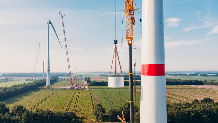 Max Bögl: Tesla-Fabriken & Co. - So behauptet sich die Baufirma am Markt