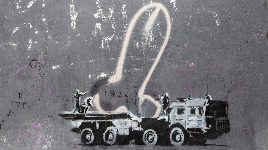 Streetart-Künstler: Banksy veröffentlicht „Make-of“-Video von Werken in ...