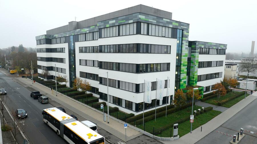 Biontech-News: Gründer will mehr als eine Milliarde Euro in Mainzer ...