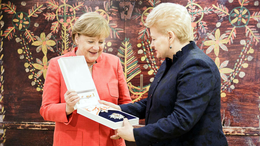 Angela Merkel: Bundeskanzlerin mit höchstem litauischen Orden ausgezeichnet