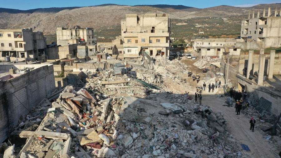 Erdbeben: Mehr als 11.000 Tote – 60.000 Helfer aus aller Welt vor Ort